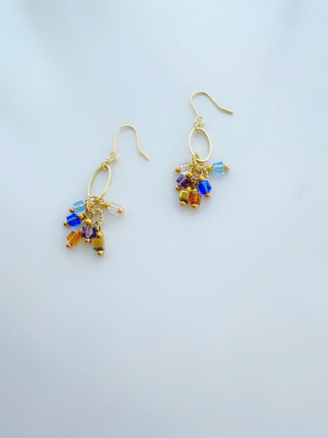 スクエアガラスのピアス | iichi 日々の暮らしを心地よくするハンドメイドやアンティークのマーケットプレイス