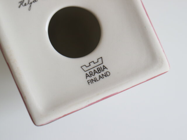 ARABIA / Helja ヘルヤ / Talo キャンドルスタンド レッド No.5913 | iichi 日々の暮らしを心地よくするハンドメイドやアンティークのマーケットプレイス