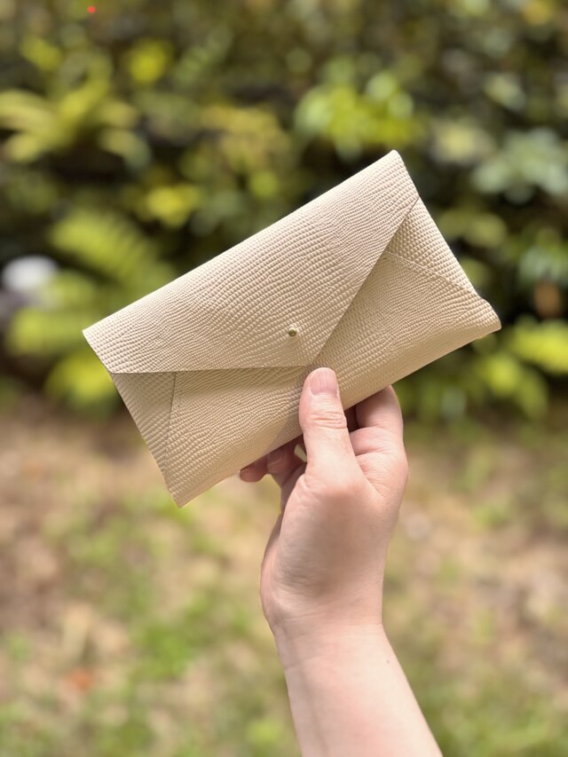 ミニマム長財布 ENVELOPE (WHITE) | iichi 日々の暮らしを心地よくするハンドメイドやアンティークのマーケットプレイス