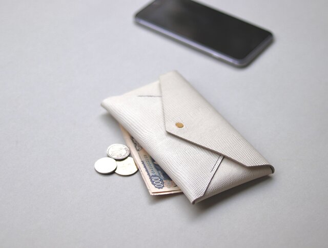 ミニマム長財布 ENVELOPE (WHITE) | iichi 日々の暮らしを心地よくするハンドメイドやアンティークのマーケットプレイス