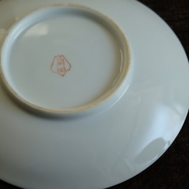 【特価¥950→¥550】赤い柿と青いリーフ 有田焼 柿文色絵金彩中皿 古民家 古道具 antiques 昭和初期 | iichi 日々の暮らしを心地よくするハンドメイドやアンティークの ...