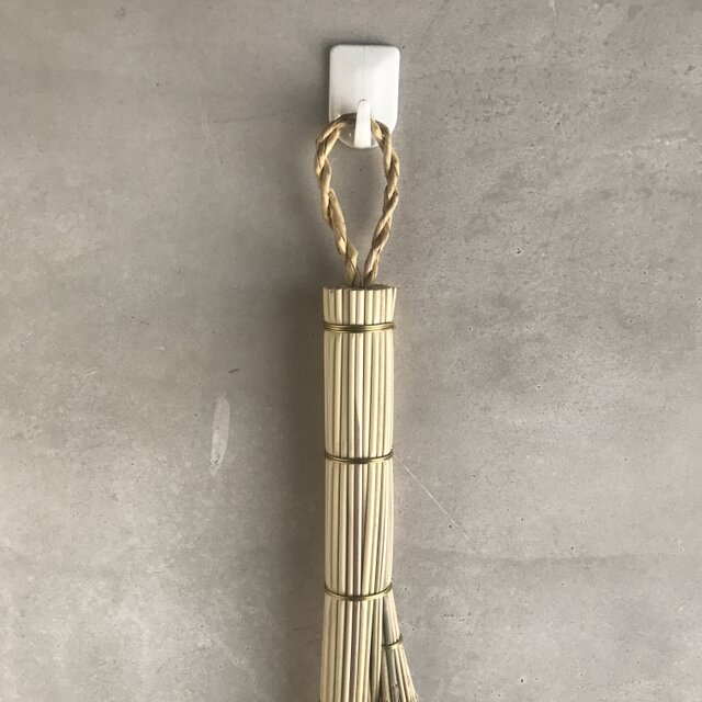 茅のホウキ 250521＃03 | iichi 日々の暮らしを心地よくするハンドメイドやアンティークのマーケットプレイス