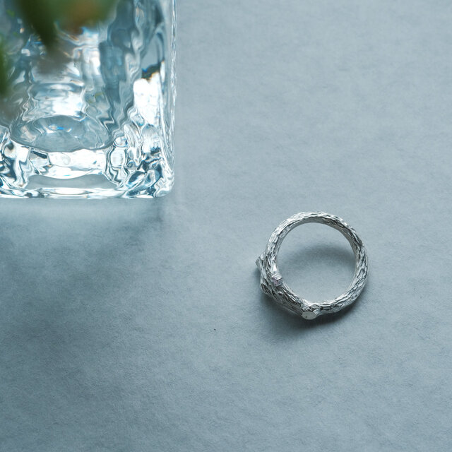 無骨な 古木に咲く花 リング シルバー925 | iichi 日々の暮らしを心地よくするハンドメイドやアンティークのマーケットプレイス