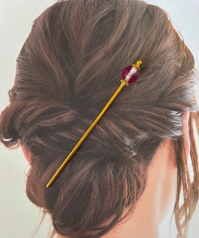 かんざし ピンクラメ吹雪のクリアビーズ 一本挿し 一本簪 涼しげ 透明 クリア 春夏秋 涼しげ | iichi 日々の暮らしを心地よくするハンドメイドやアンティークのマーケットプレイス