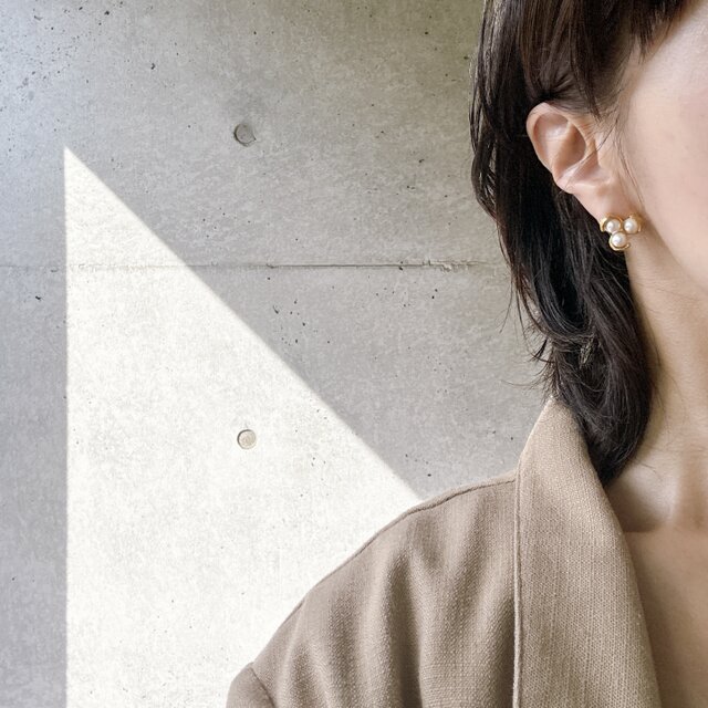 PA337-【 AVON 】エイボン・ヴィンテージピアス Gold Tone Faux Pearl Botanical | iichi 日々の暮らしを心地よくするハンドメイドやアンティークの ...