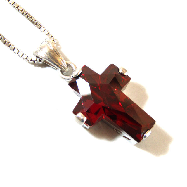 Vintage Red Cross Cut Glass Silver 925 Necklace | iichi 日々の暮らしを心地よくするハンドメイドやアンティークのマーケットプレイス