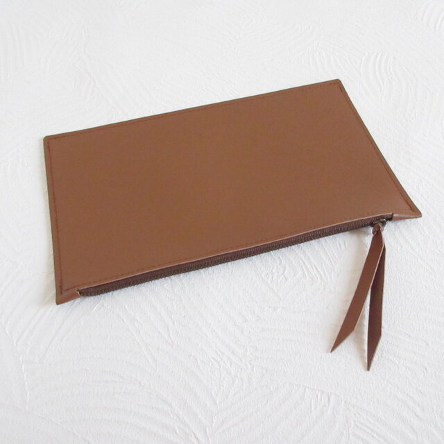 A6対応・フラットマルチケース《ピッグスキン》ブラウン・0330 | iichi 日々の暮らしを心地よくするハンドメイドやアンティークのマーケットプレイス