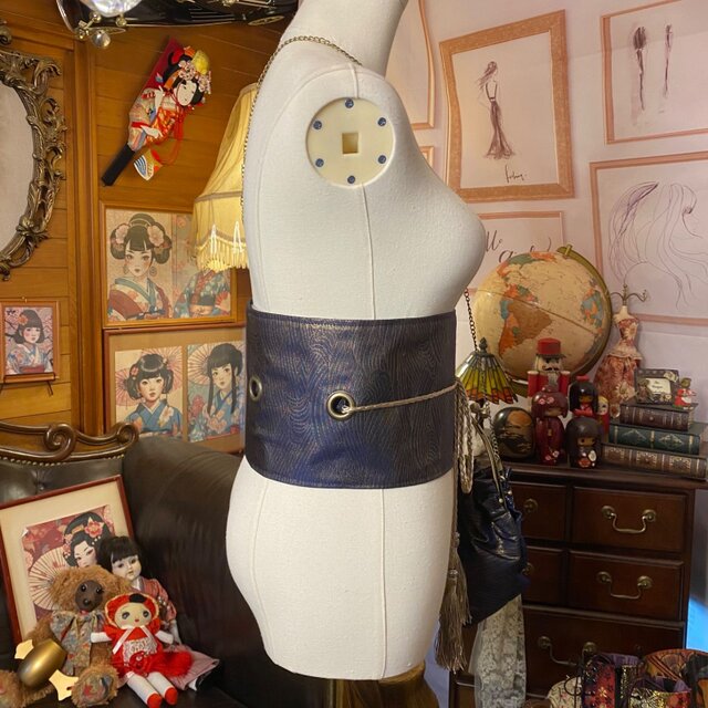 和洋折衷 名古屋帯リメイク ハンドバッグ バック ショルダーチェーン付き ガマ口タイプ 帯サッシュベルト セット あ-94 | iichi 日々の暮らしを心地よくするハンドメイドやアンティーク ...