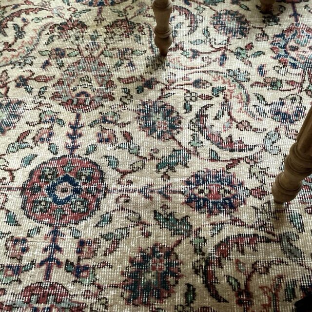 119×119 ボタニカル模様 クリームベージュ 正方形 トルコヴィンテージラグ | iichi 日々の暮らしを心地よくするハンドメイドやアンティークのマーケットプレイス