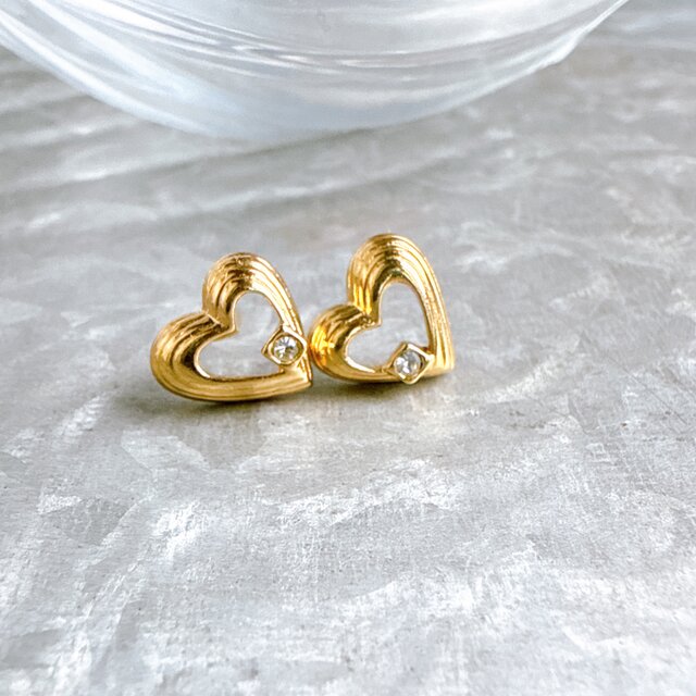 PA340-【 AVON 】エイボン・ヴィンテージピアス Gold Tone Rhinestone Open Heart | iichi 日々の暮らしを心地よくするハンドメイドやアンティークの ...