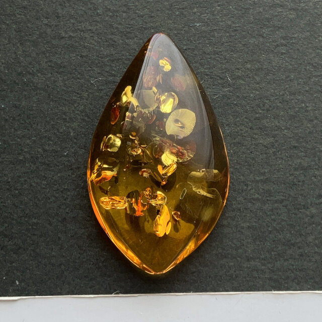 バルティックアンバー[216] 29x17mm 9Cts | iichi 日々の暮らしを心地よくするハンドメイドやアンティークのマーケットプレイス