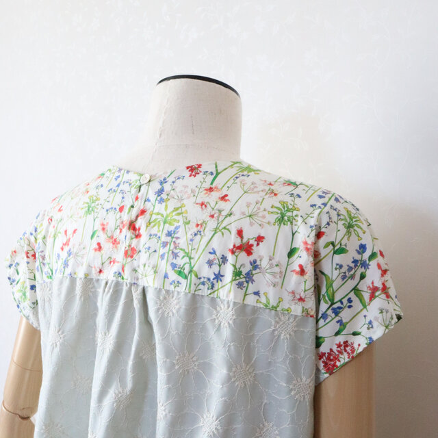 リバティ セオドラとコットンスカラップレースの半袖 | iichi 日々の暮らしを心地よくするハンドメイドやアンティークのマーケットプレイス