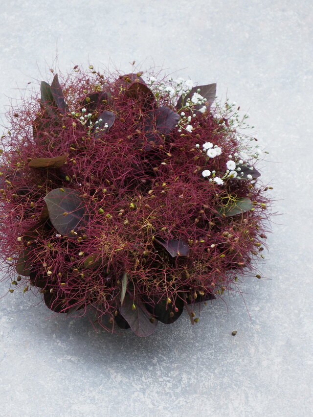 スモークツリーのミニリース18cm-赤 | iichi 日々の暮らしを心地よくするハンドメイドやアンティークのマーケットプレイス