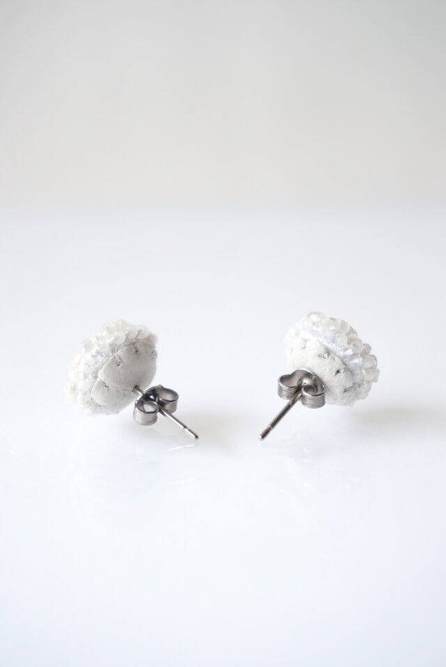 【special set】アンティークビーズ刺繍の巾着+ピアス01 | iichi 日々の暮らしを心地よくするハンドメイドやアンティークのマーケットプレイス