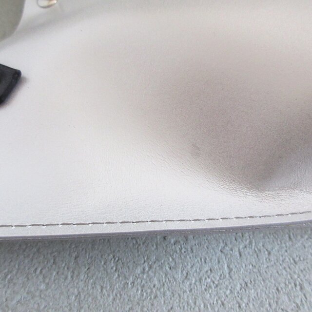 NEWライン♪《牛革》ロングハンドル・底マチワイド・一枚革のミニトート・0597 | iichi 日々の暮らしを心地よくするハンドメイドやアンティークのマーケットプレイス