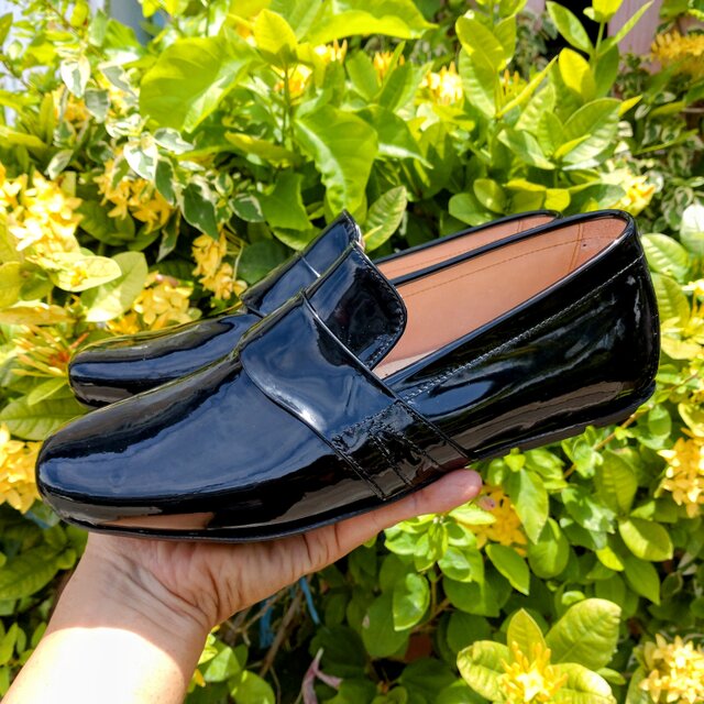 本革エナメルローファー 無料サイズオーダー 受注生産 本革 ブラック | iichi 日々の暮らしを心地よくするハンドメイドやアンティークのマーケットプレイス