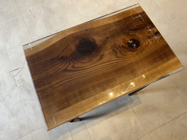 在庫あり 即納 hotaru レジンテーブル サイドテーブル リビング 寝室 アイアン 天然木 アップサイクル | iichi 日々の暮らしを心地よくするハンドメイドやアンティークのマーケットプレイス