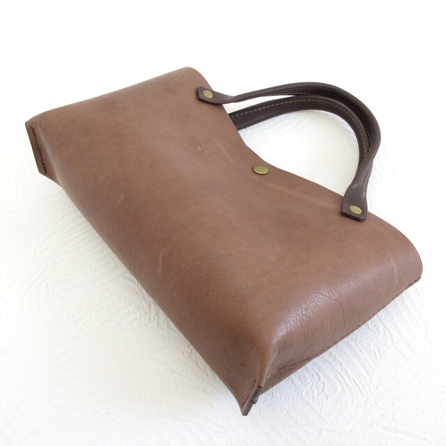 贅沢な手縫い仕上げ♪《牛革》新シリーズ☆レクタングル☆ミニトート・カフェオレ・0623 | iichi 日々の暮らしを心地よくするハンドメイドやアンティークのマーケットプレイス