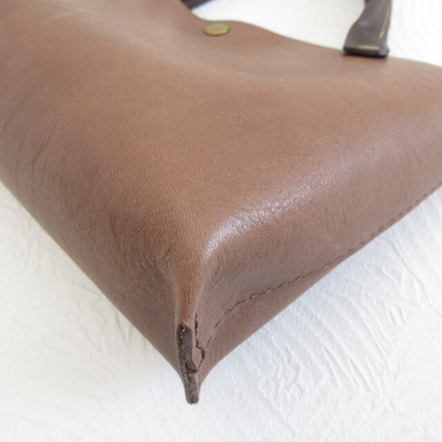 贅沢な手縫い仕上げ♪《牛革》新シリーズ☆レクタングル☆ミニトート・カフェオレ・0623 | iichi 日々の暮らしを心地よくするハンドメイドやアンティークのマーケットプレイス