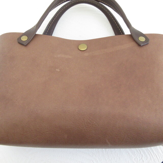 贅沢な手縫い仕上げ♪《牛革》新シリーズ☆レクタングル☆ミニトート・カフェオレ・0623 | iichi 日々の暮らしを心地よくするハンドメイドやアンティークのマーケットプレイス