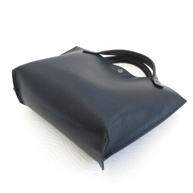 新サイズ♪《牛革》底マチワイド・ショートハンドル・ミニトート・ダークネイビー・ヘアライン加工・0608 | iichi 日々の暮らしを心地よくするハンドメイドやアンティークのマーケットプレイス