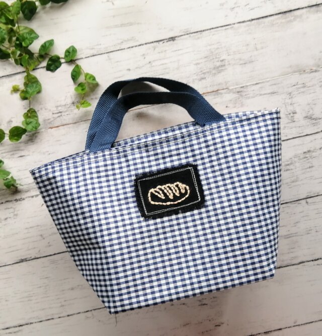 パンの刺繍ワッペン ランチバッグ 保冷バッグ チェック柄 名入れ 広いマチ | iichi 日々の暮らしを心地よくするハンドメイドやアンティークのマーケットプレイス