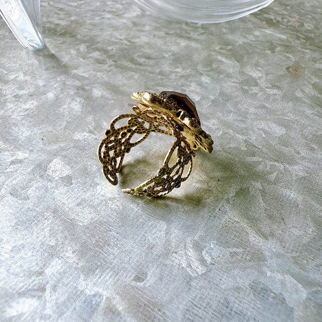 R399-ヴィンテージリング U.S.A. Amber Crystal Cut Art Nouveau Gold Tone | iichi 日々の暮らしを心地よくするハンドメイドやアンティーク ...