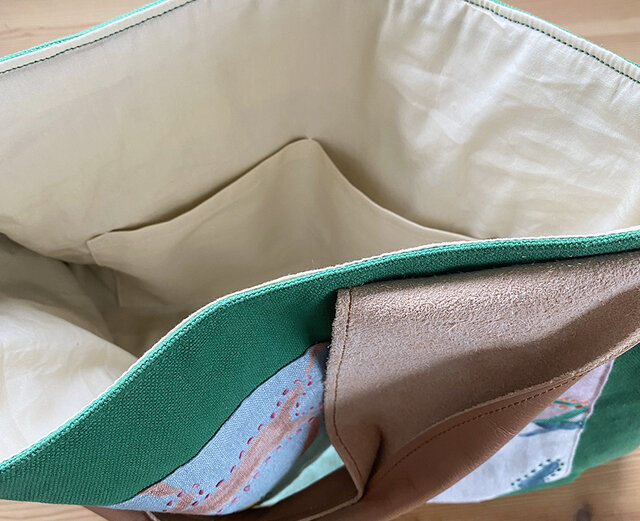 ミナペルホネンのモチーフ「run run run 」トートかばん | iichi 日々の暮らしを心地よくするハンドメイドやアンティークのマーケットプレイス