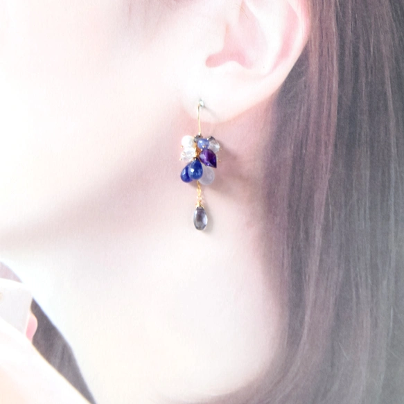 14kgf/青紫色のブーケ タンザナイトxアメジストxパールピアス 〜宵咲 | iichi 日々の暮らしを心地よくするハンドメイドやアンティークのマーケットプレイス