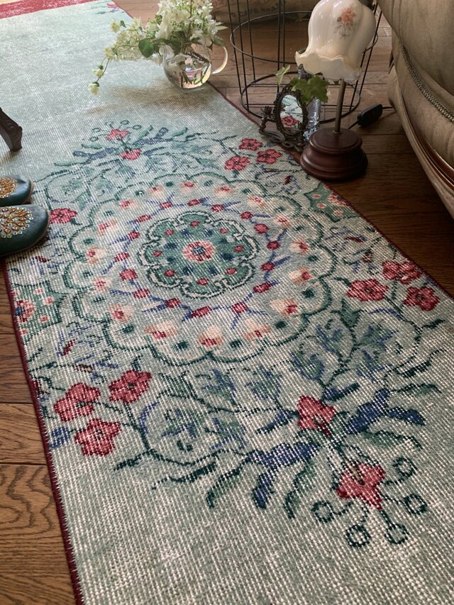 3m越え 310×53 超ロングランナー グリーン濃淡 トルコヴィンテージラグ | iichi 日々の暮らしを心地よくするハンドメイドやアンティークのマーケットプレイス