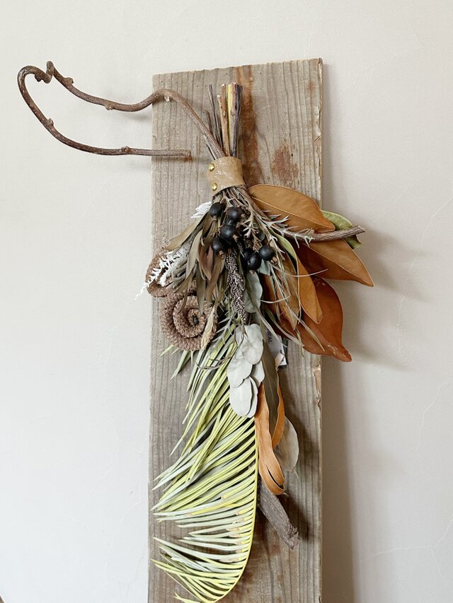 Botanical Swag ― シープホーンを添えて | iichi 日々の暮らしを心地よくするハンドメイドやアンティークのマーケットプレイス