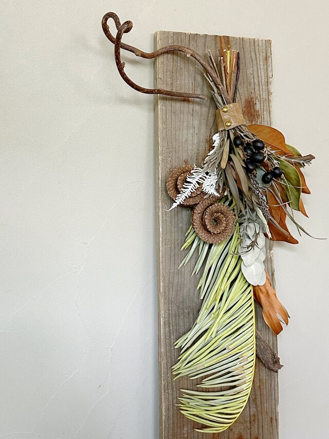 Botanical Swag ― シープホーンを添えて | iichi 日々の暮らしを心地よくするハンドメイドやアンティークのマーケットプレイス
