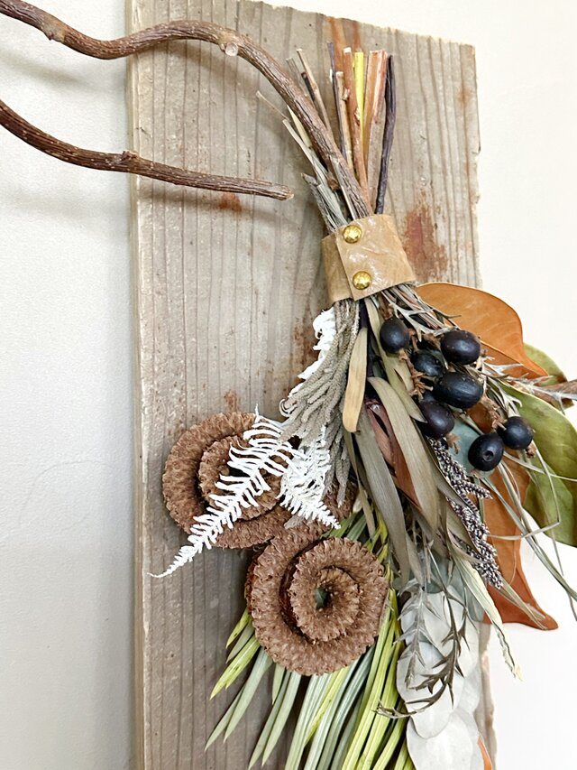 Botanical Swag ― シープホーンを添えて | iichi 日々の暮らしを心地よくするハンドメイドやアンティークのマーケットプレイス