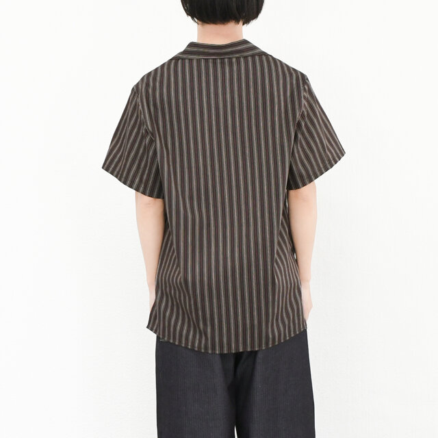 送料無料【完全一点物】半袖オープンカラーシャツ(ブラック×レッドストライプ) | iichi 日々の暮らしを心地よくするハンドメイドやアンティークのマーケットプレイス