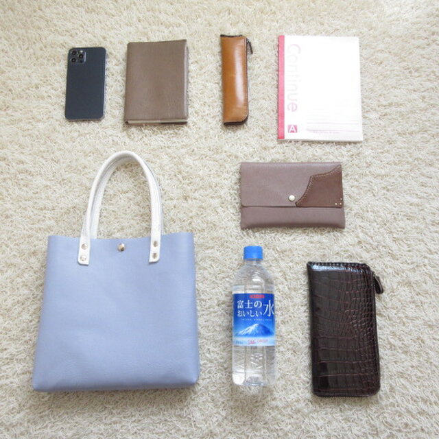 《牛革》new♪スクエアミニトート・ソフトシュリンク・ライトパープル・0487 | iichi 日々の暮らしを心地よくするハンドメイドやアンティークのマーケットプレイス