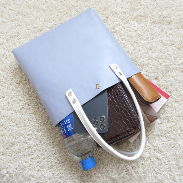 《牛革》new♪スクエアミニトート・ソフトシュリンク・ライトパープル・0487 | iichi 日々の暮らしを心地よくするハンドメイドやアンティークのマーケットプレイス