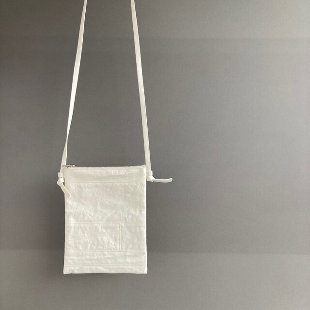 はぎれからうまれた 2way pouch | iichi 日々の暮らしを心地よくするハンドメイドやアンティークのマーケットプレイス