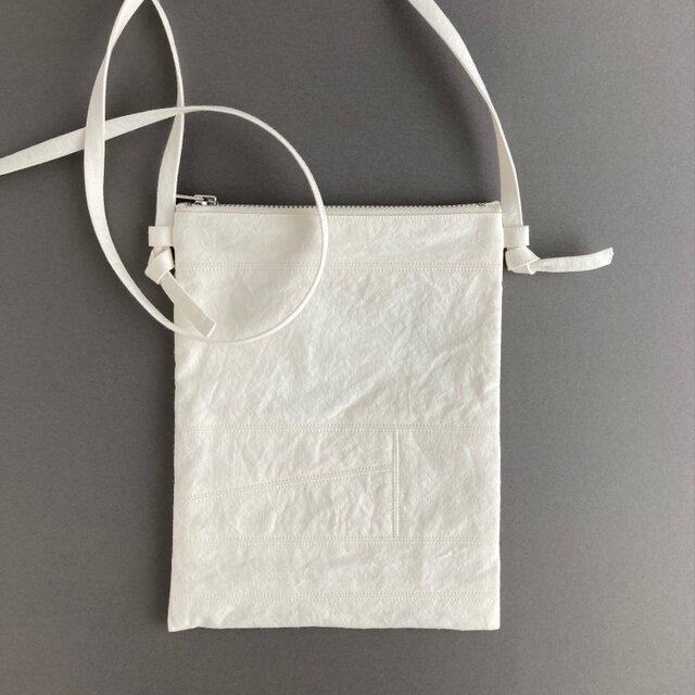 はぎれからうまれた 2way pouch | iichi 日々の暮らしを心地よくするハンドメイドやアンティークのマーケットプレイス