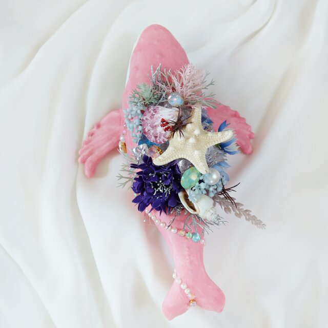 Dreaming Whale ★ pink クマノミのお家 anemonefish's home | iichi 日々の暮らしを心地よくするハンドメイドやアンティークのマーケットプレイス