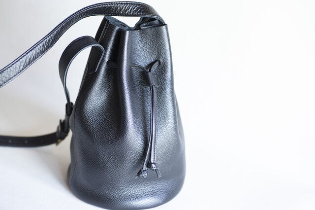 【新作】長財布が入る 巾着バッグ ワンショルダーバッグ レディース メンズ 本革 ブラック 日本製 ma-04ss | iichi 日々の暮らしを心地よくするハンドメイドやアンティークの ...