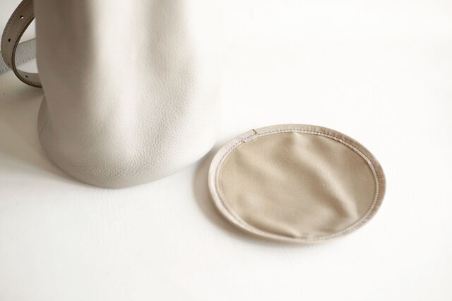 【新作】長財布が入る 巾着バッグ ワンショルダーバッグ レディース メンズ 本革 グレージュ 日本製 ma-04ss | iichi 日々の暮らしを心地よくするハンドメイドやアンティークの ...