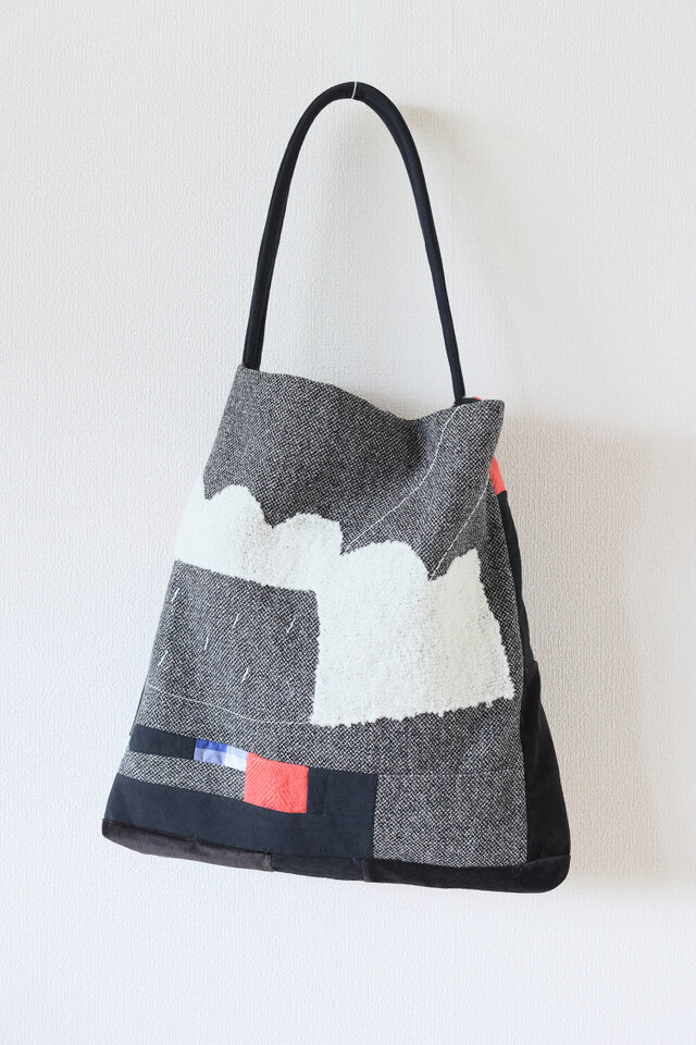 ワンハンドルバッグ ブラック＆ステッチ25−1 | iichi 日々の暮らしを心地よくするハンドメイドやアンティークのマーケットプレイス