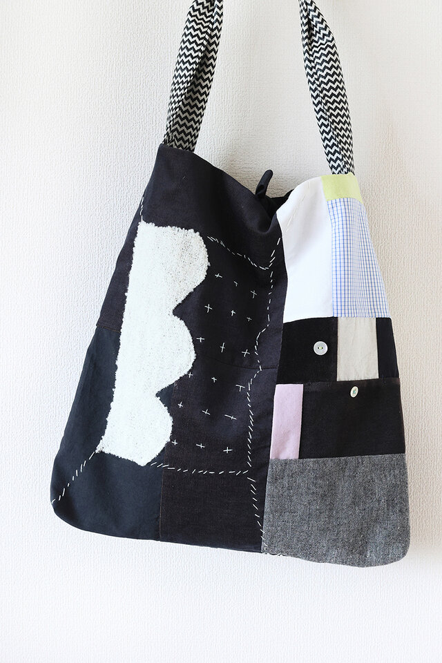 ワンハンドルバッグ ブラック＆ステッチ25-2 | iichi 日々の暮らしを心地よくするハンドメイドやアンティークのマーケットプレイス