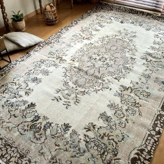 超大判170×292 フローラルメダリオン グレージュ トルコヴィンテージラグ | iichi 日々の暮らしを心地よくするハンドメイドやアンティークのマーケットプレイス