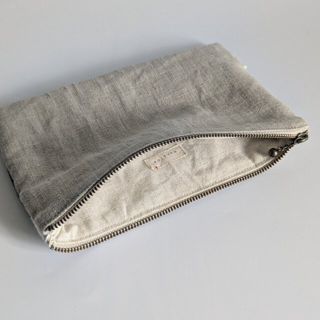 リネンのファスナーポーチ/20cmファスナー ブラック×グリーン パッチワーク 通帳ケース | iichi 日々の暮らしを心地よくするハンドメイドやアンティークのマーケットプレイス