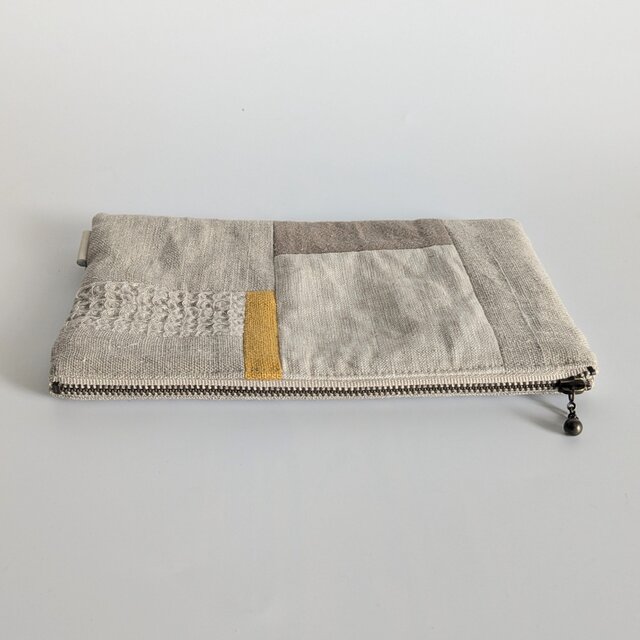 リネンのファスナーポーチ/20cmファスナー マスタード パッチワーク 通帳ケース | iichi 日々の暮らしを心地よくするハンドメイドやアンティークのマーケットプレイス