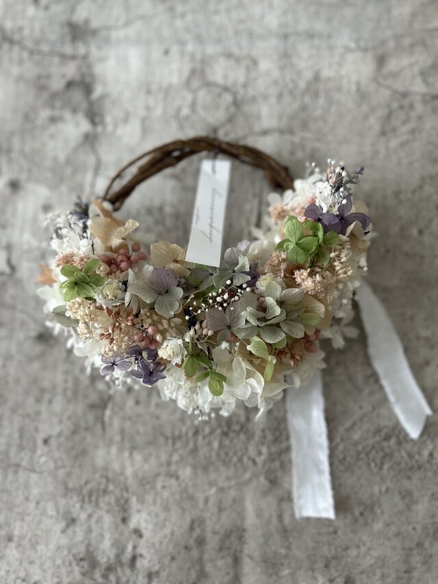 W25006 パステルカラーの優しいリース | iichi 日々の暮らしを心地よくするハンドメイドやアンティークのマーケットプレイス