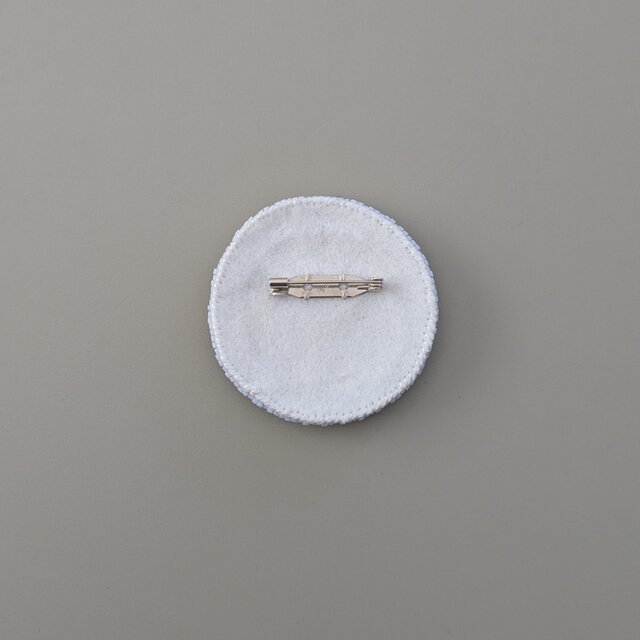 monolog 風と花のブローチ BLUE | iichi 日々の暮らしを心地よくするハンドメイドやアンティークのマーケットプレイス