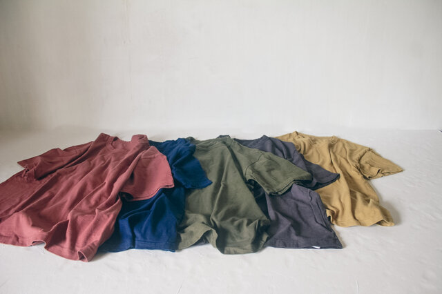 草木染 organic cotton Tee / 群青色 / 男女兼用3サイズ | iichi 日々の暮らしを心地よくするハンドメイドやアンティークのマーケットプレイス