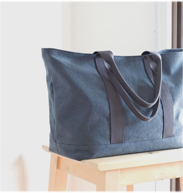 スペシャルプライス☆ キャンバスシンプルトート ファスナー口（ ビッグサイズ ） スモーキーブルー | iichi 日々の暮らしを心地よくするハンドメイドやアンティークのマーケットプレイス